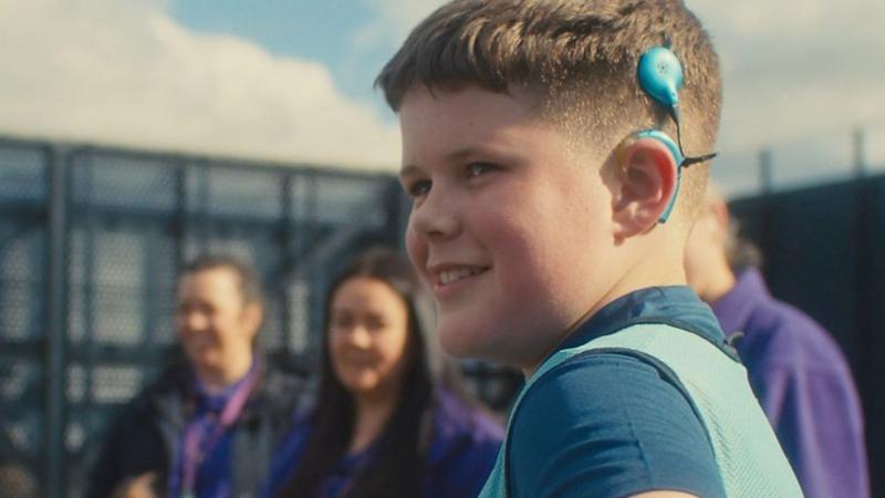 Deafness and hearing-impairment - BBC News