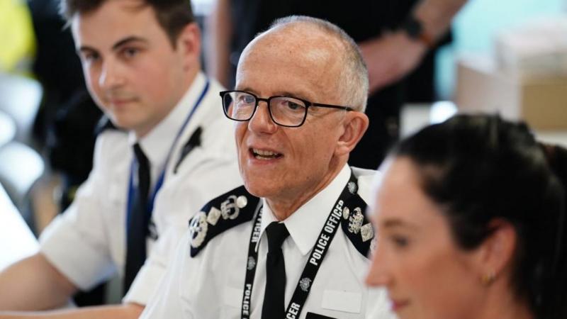 Metropolitan Police: Move to attend fewer mental health calls sparks ...
