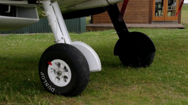 In Pictures: Rebuilding a rare Mk1 Spitfire - BBC News