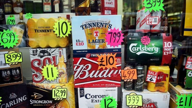Minimum alcohol unit price in Scotland to rise to 65p - BBC News