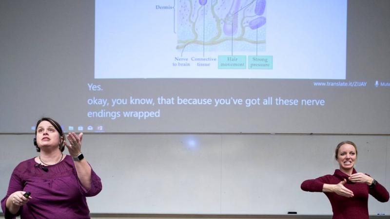 Google sign language AI turns hand gestures into speech - BBC News