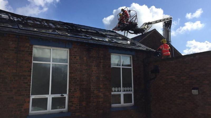Westleigh Primary School fire: Blaze tears through hall - BBC News