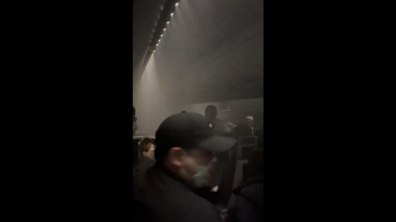 Japan jet crash: Passengers describe chaos inside flight 516 - BBC News
