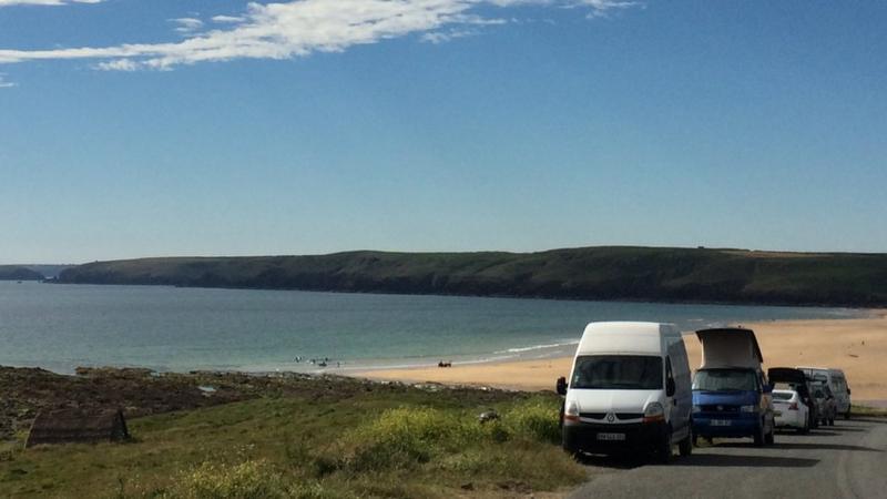 Harry Potter: Dobby's grave on Welsh beach saved for now - BBC News