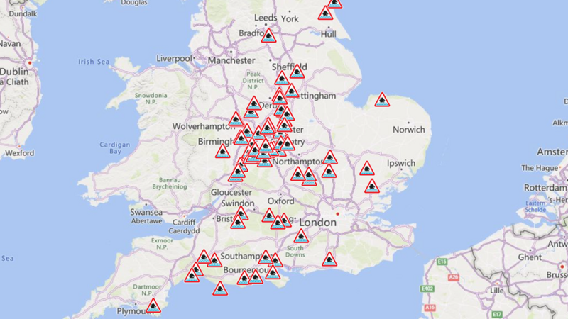 UK weather: Warnings across country for snow and floods - BBC News