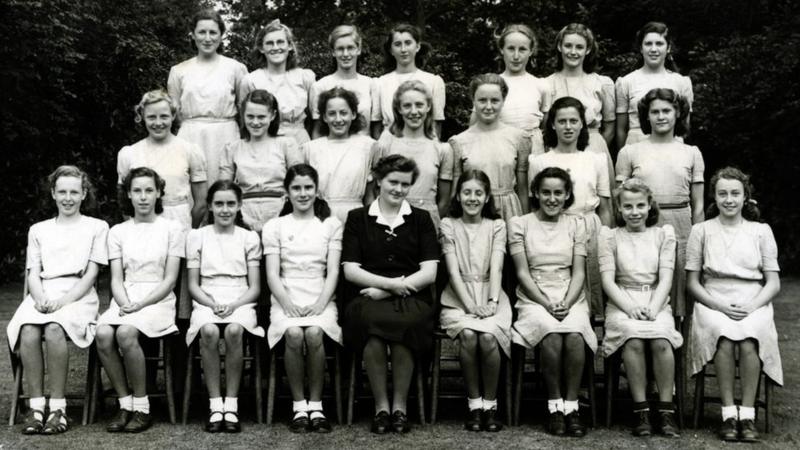 The German and British children who became post-war friends - BBC News