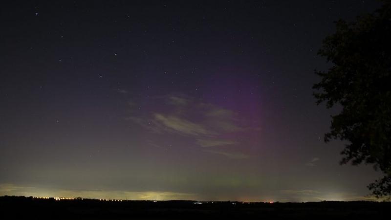 Northern Lights spotted over East Midlands - BBC News