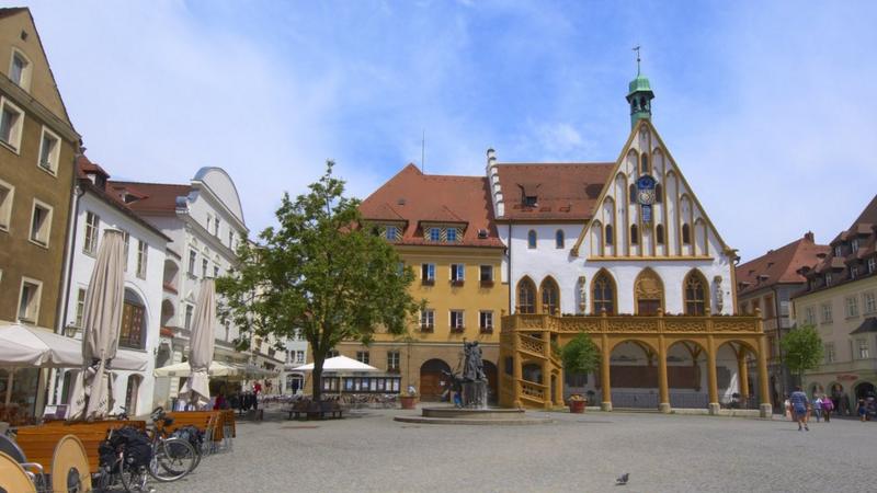 German far-right NPD threatens vigilante patrols - BBC News