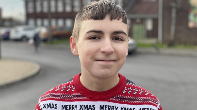 Mayhill riot: Swansea community rallies together after violence - BBC News