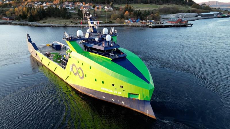 Robot ships: Huge remote controlled vessels are setting sail - BBC News