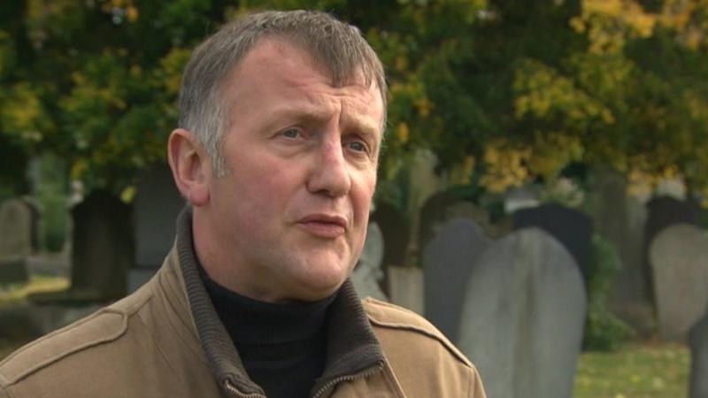 Martin Clunes pays tribute to Welsh war horse Sir Briggs - BBC News