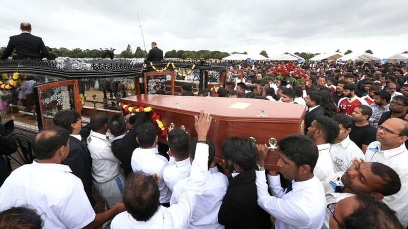 Funerals paid for by crowdfunding are on the rise - BBC News