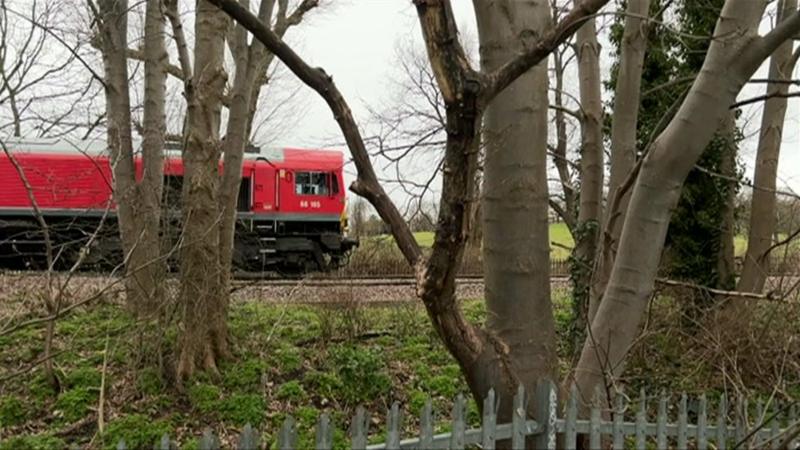 West London Orbital: Line could be reused for passengers - BBC News