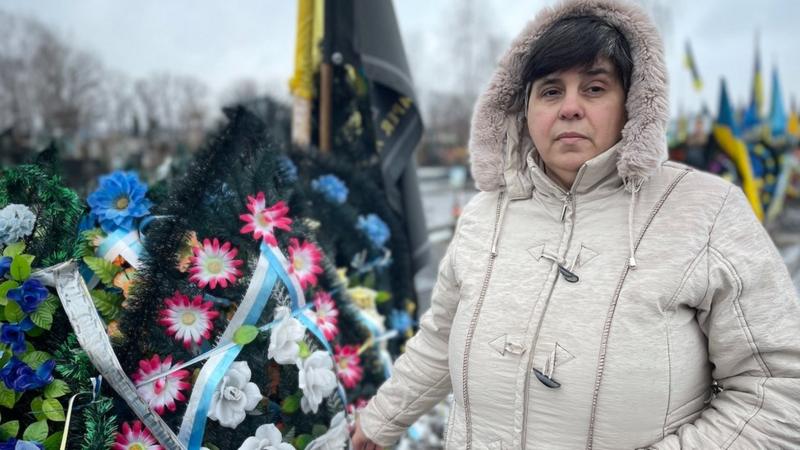 Exhausted Ukraine struggles to find new men for front line - BBC News