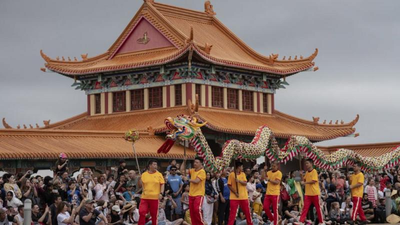 Lunar New Year: Year of the Dragon celebrated around the world - BBC ...