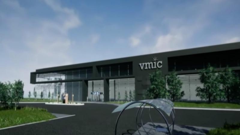 Moderna opens UK vaccine manufacturing lab in Harwell - BBC News