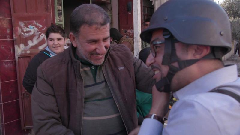 The joy and sadness of returning to Mosul - BBC News