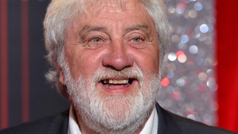Steve Halliwell: Emmerdale's Zak Dingle actor dies aged 77 - BBC News