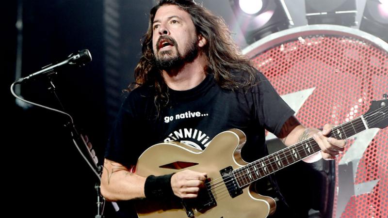Dave Grohl's mother to release book about raising rock stars - BBC News