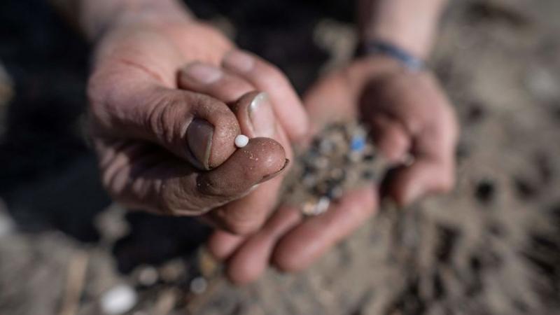 'Glitter ban' comes into force across EU but critics say it's not ...