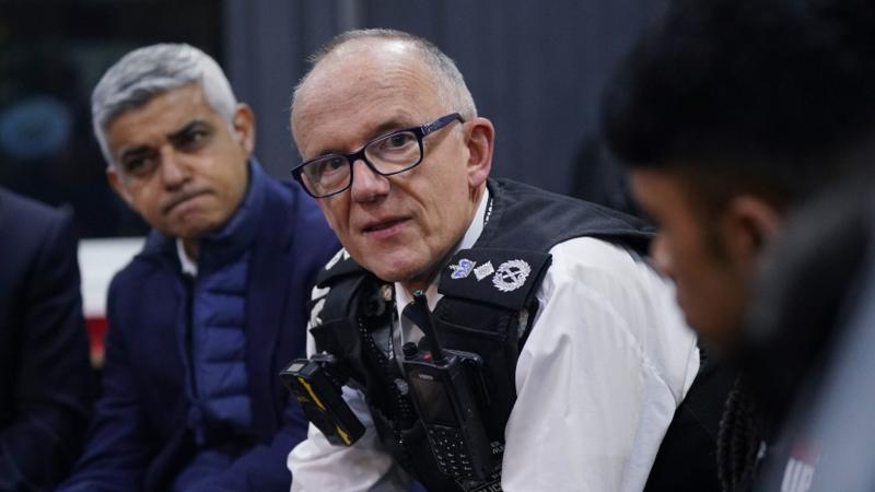 Met Police: London homicide figures fall in 2022 - BBC News