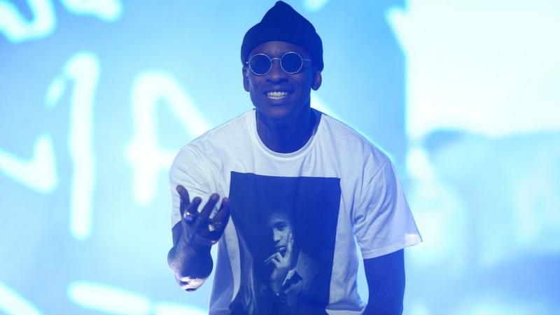 Skepta glimpses the 'future of rave' in Manchester, and it's phoneless ...
