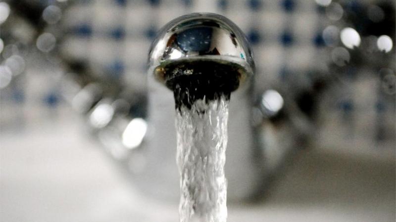 Concern over toxic chemicals in tap water - BBC News