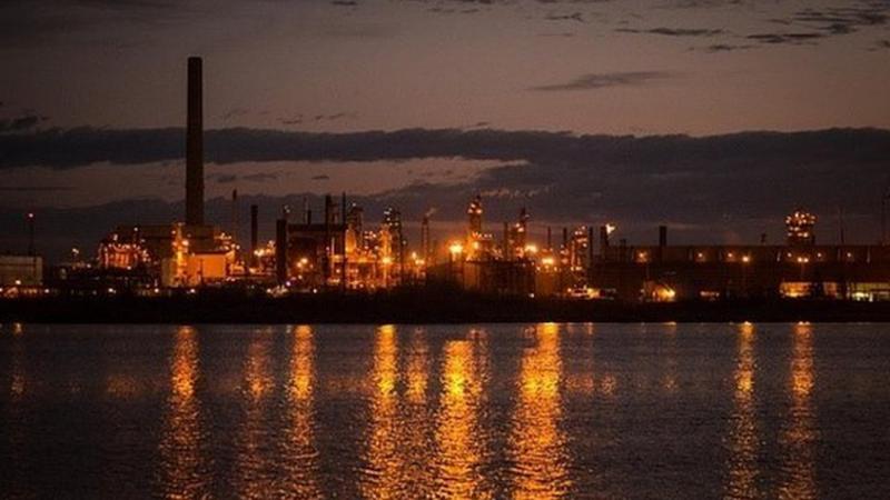 Canada's economy takes largest hit since 2009 - BBC News