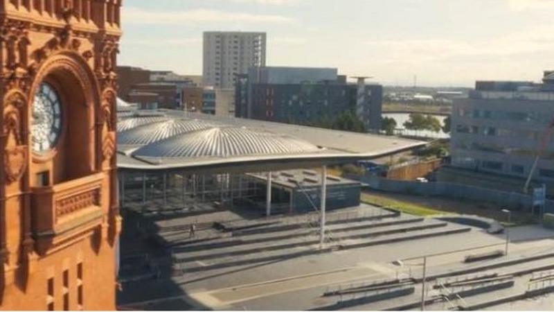 'Fart' in parliament: Row blows up in Canada - BBC News