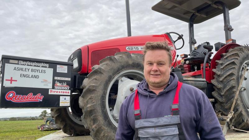 Cubley: Tractors go head-to-head at ploughing contest - BBC News