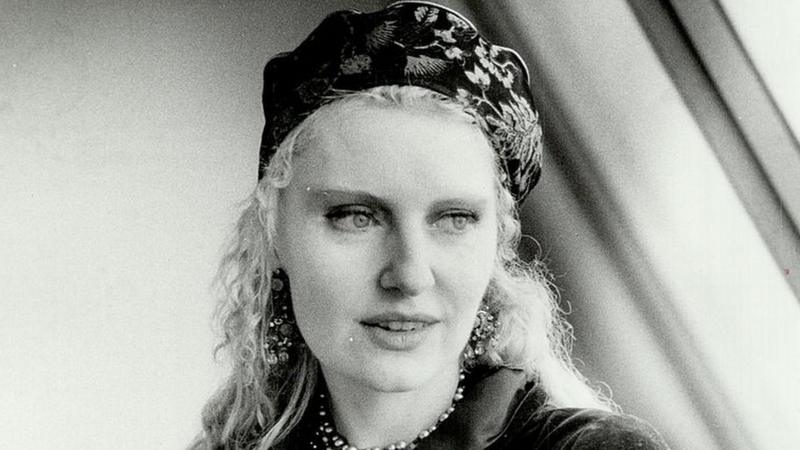 Obituary: Shere Hite, pioneering sex researcher - BBC News