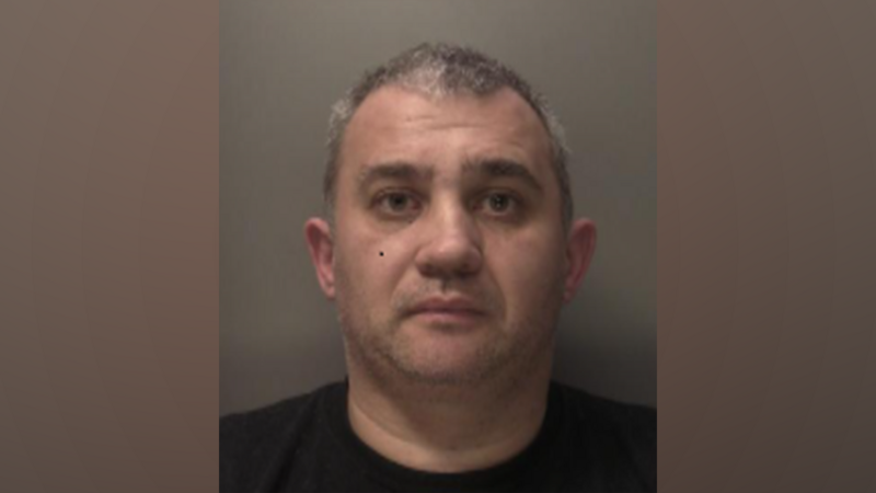 Gang jailed for huge UK and Ireland drugs smuggling operation - BBC News