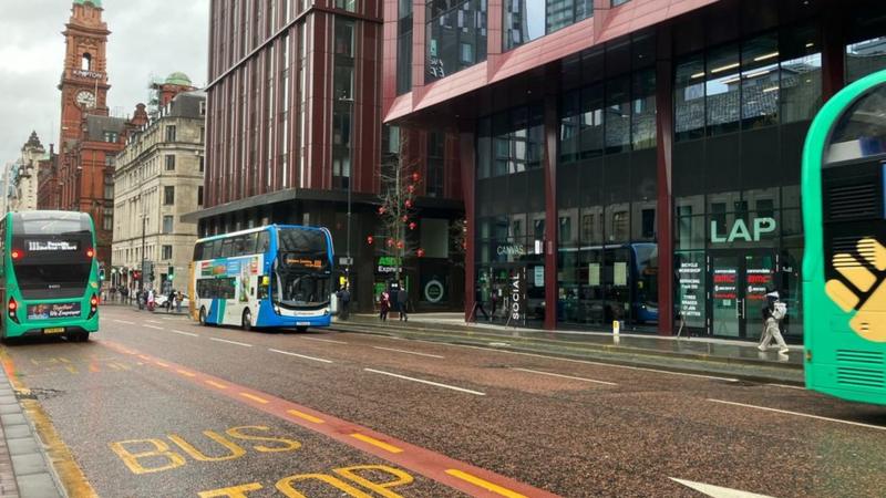 Tougher Greater Manchester air pollution curbs call - BBC News