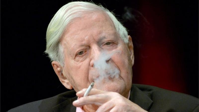 Helmut Schmidt: West Germany's Cold War master of realpolitik - BBC News