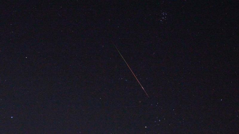 'Spectacular fireballs' accompany annual meteor show - BBC News