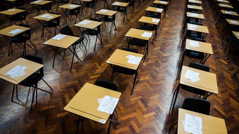 The new GCSE grades explained - BBC News