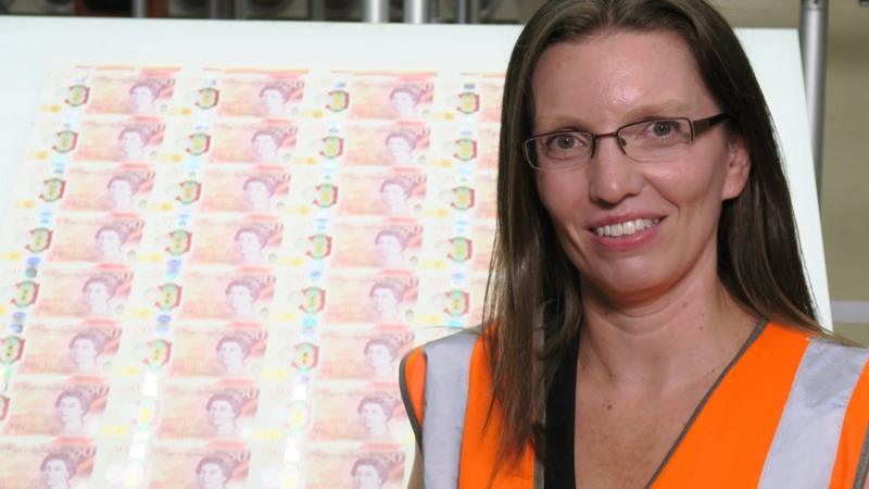 New Alan Turing £50 note enters circulation - BBC News