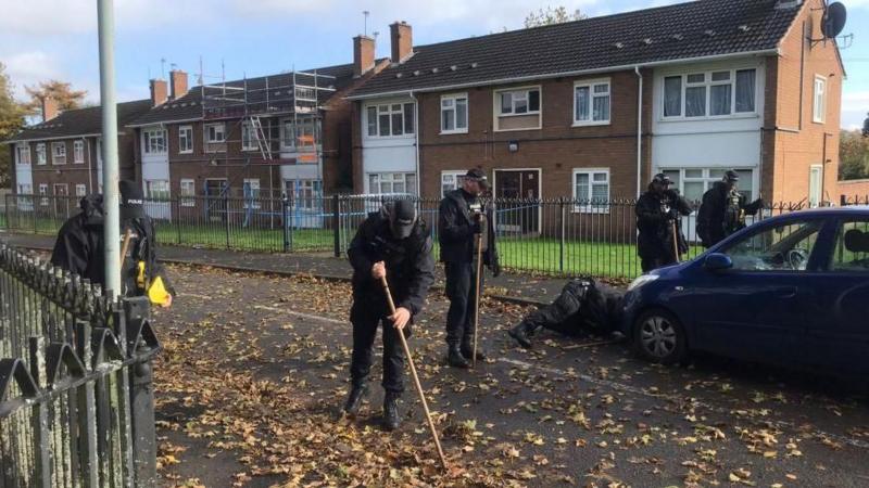 Wolverhampton murder investigation after man, 30, fatally shot - BBC News