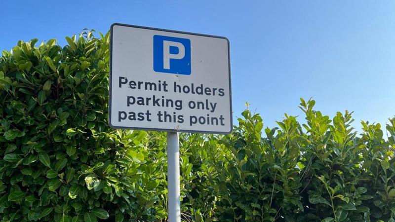 Permits released for Weston-super-Mare residents' parking scheme - BBC News