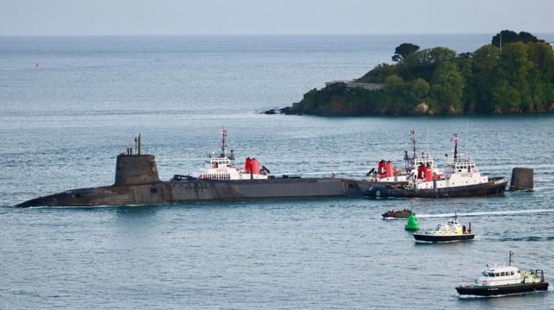 Nuclear submarine HMS Vanguard leaves Devonport after refit delay - BBC ...