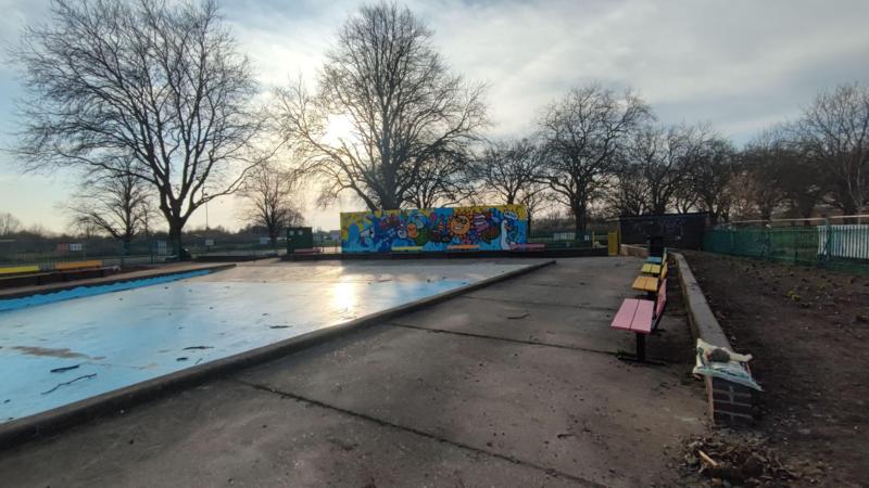 Nottingham paddling pool to reopen in 'late spring' after delays - BBC News