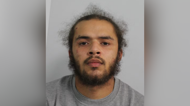 Battersea shooting: Robber jailed for murder over BMW motorbike - BBC News