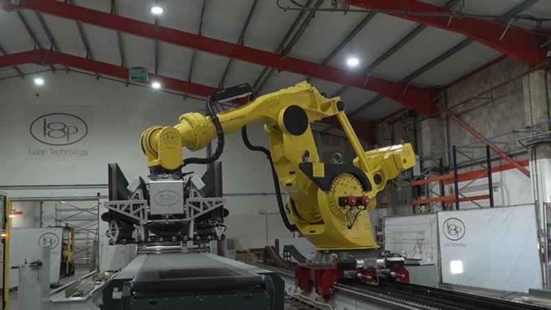 Poundbury: Gigantic robots ordered by Loop Technology - BBC News