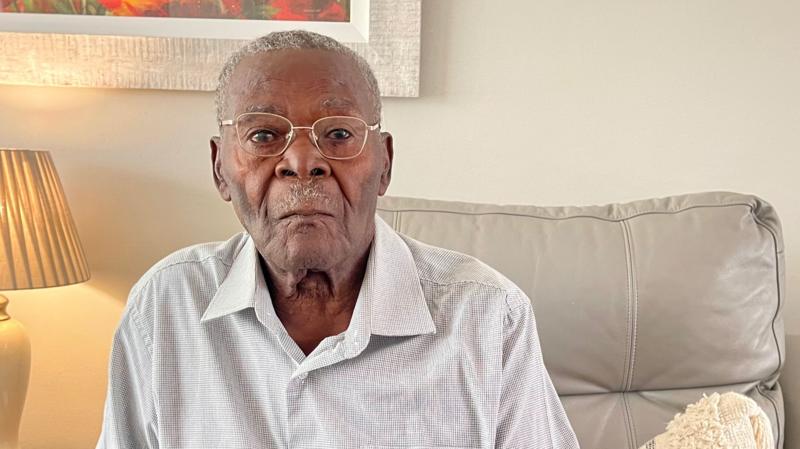 Windrush man from Chelmsford to receive £25,000 from Home Office - BBC News