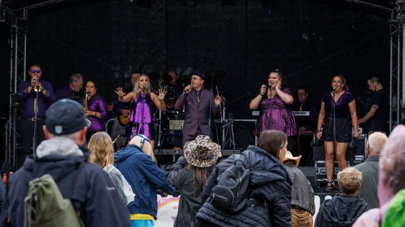 Cliff Top Festival gets licensing go-ahead for two-day event - BBC News