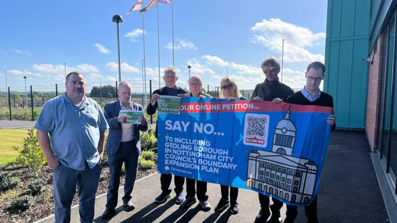 County council backs merger of Nottingham and two boroughs - BBC News