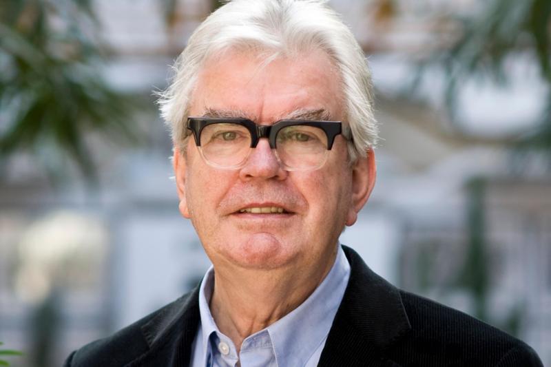 Terry Farrell, architect who designed MI6 building, dies aged 87 - BBC News