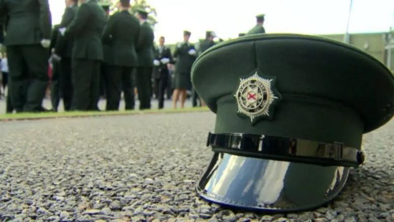 PSNI recruitment: More than 3,000 apply to join police service - BBC News