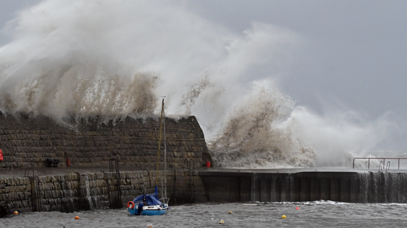 Storm Ashley: UK to be hit by strong winds and rain on Sunday - BBC Weather