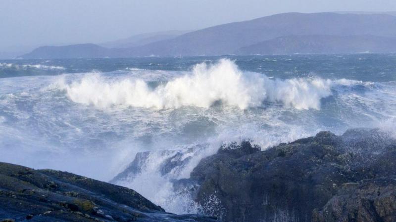 Storm Éowyn: Pictures from around the UK - BBC Newsround